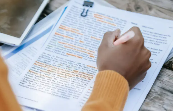How to Write a Qualitative Research Paper - StudyMoose Blog